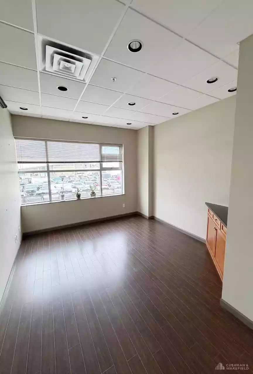 998 Harbourside Drive Manufacturing for lease 3828 SF North Vancouver ...